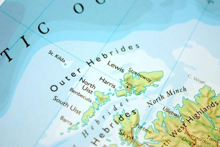 Ferry to Outer Hebrides (Scotland) / ferry options - FerryGoGo