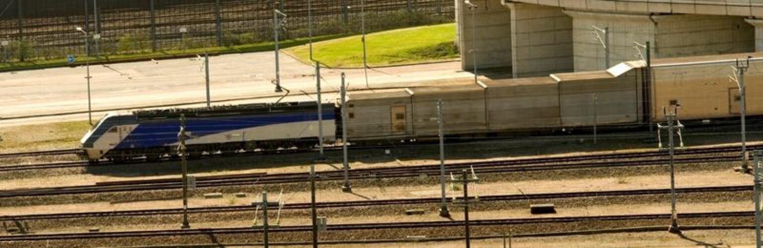 Eurotunnel info | 2 trains and ferry alternatives - FerryGoGo